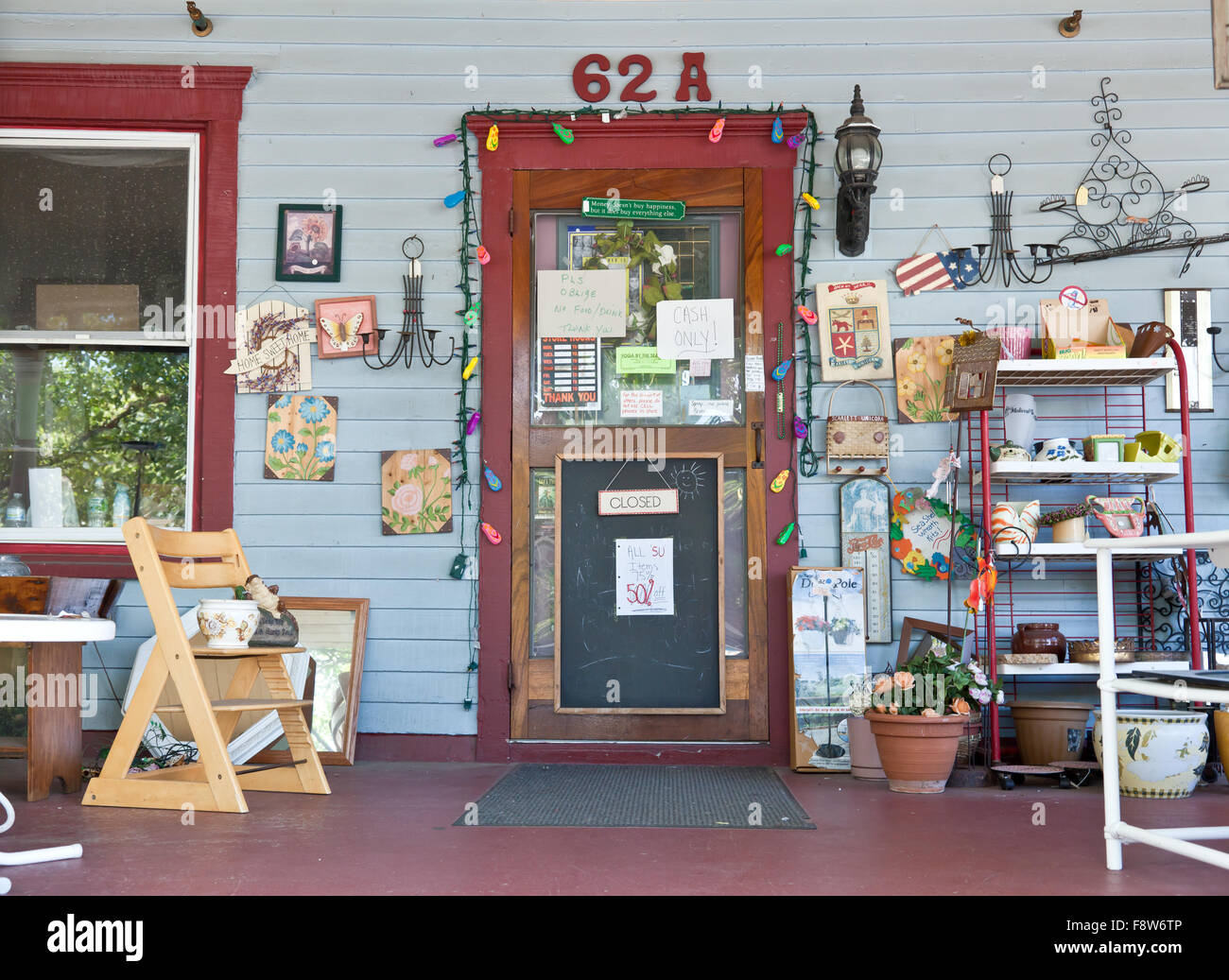 an antique shop in Ocean Grove Stock Photo - Alamy