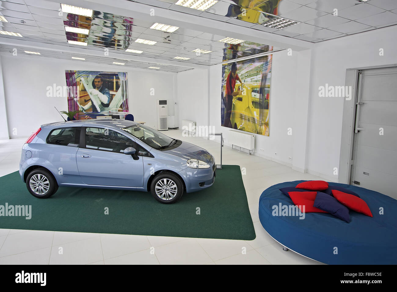 modern motor show Stock Photo - Alamy