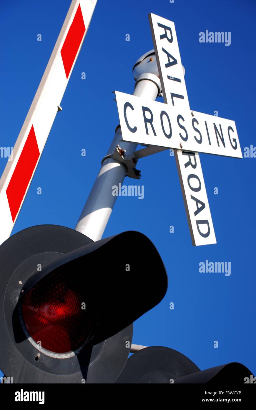 Rail Road Crossing Sign and Light Stock Photo - Alamy