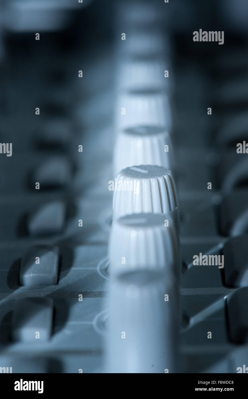 Electrónica digital hi-res stock photography and images - Alamy