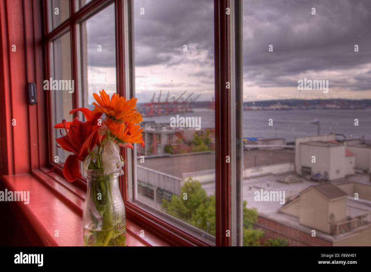 Windowscape hi-res stock photography and images - Alamy