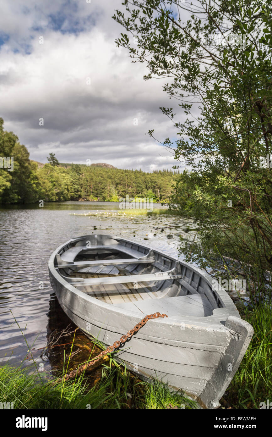 Loch Farr in the Scottish Highlands Stock Photo - Alamy