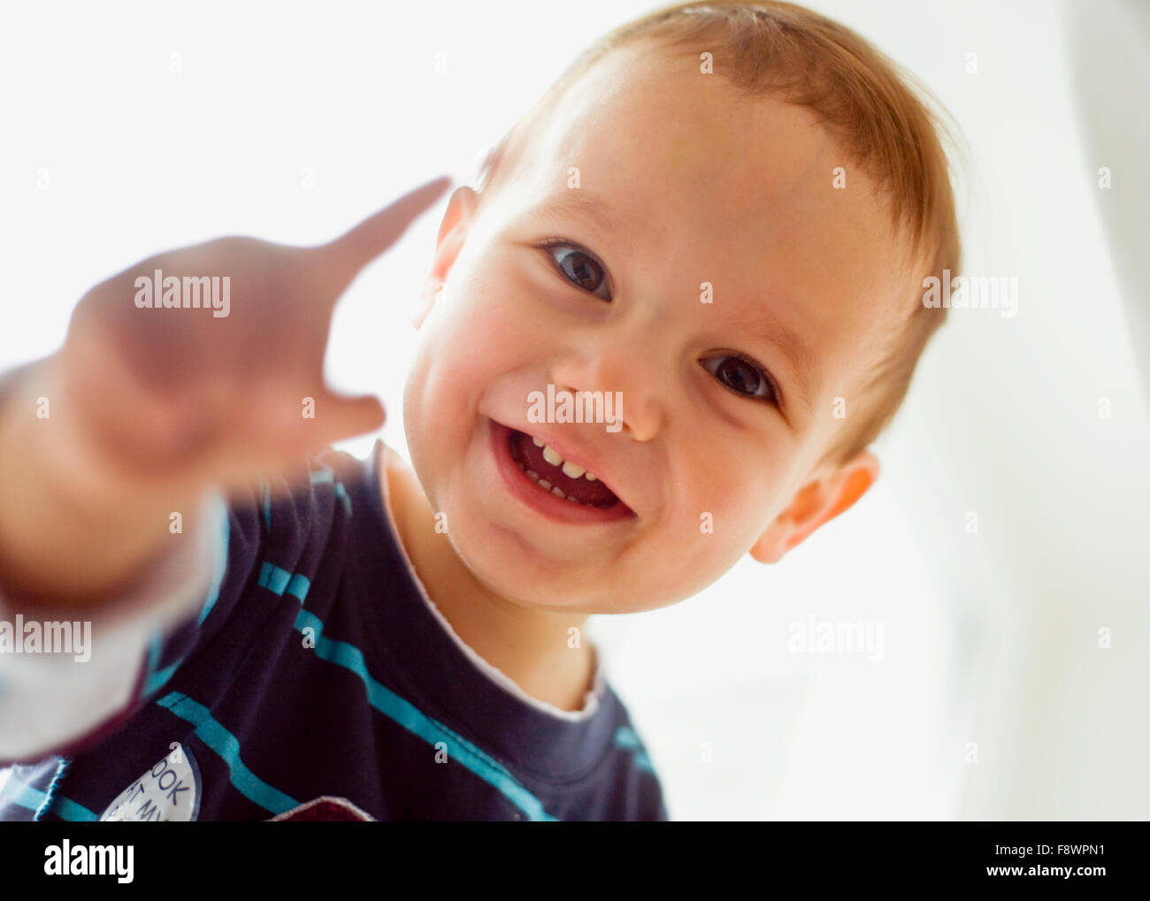 A little boy smiling Stock Photo - Alamy