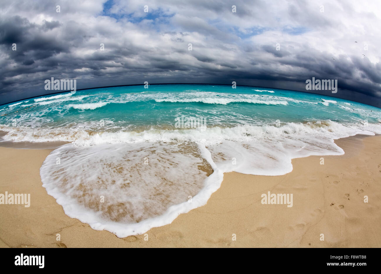 The beach front at a luxury beach resort in Cancun Stock Photo - Alamy