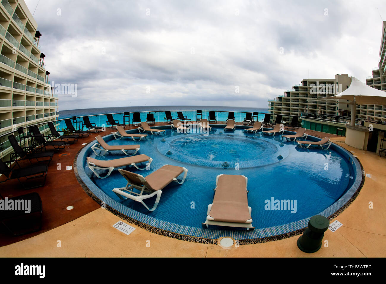 The beach front at a luxury beach resort in Cancun Stock Photo - Alamy