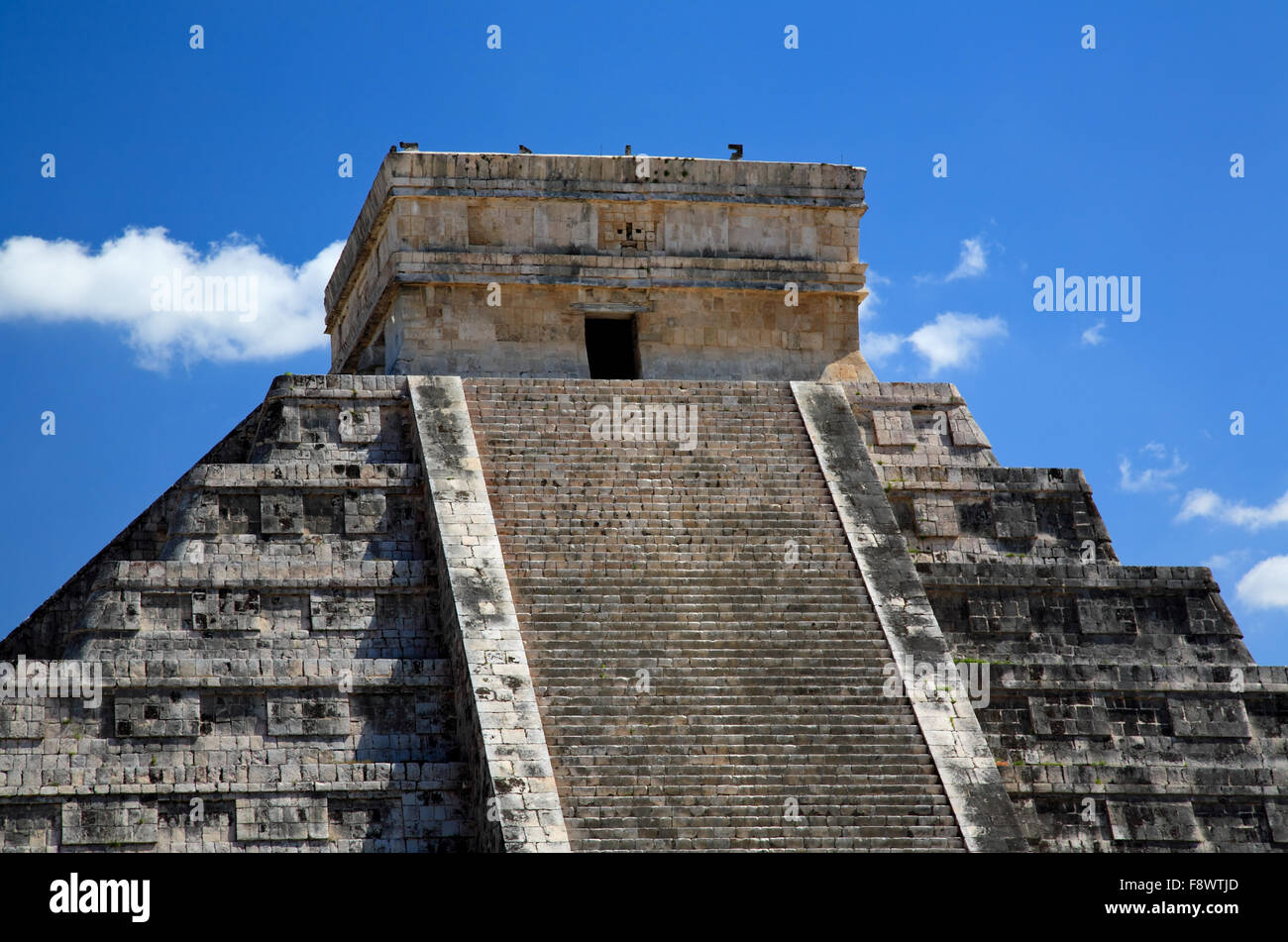 The temples of chichen itza temple in Mexico Stock Photo - Alamy