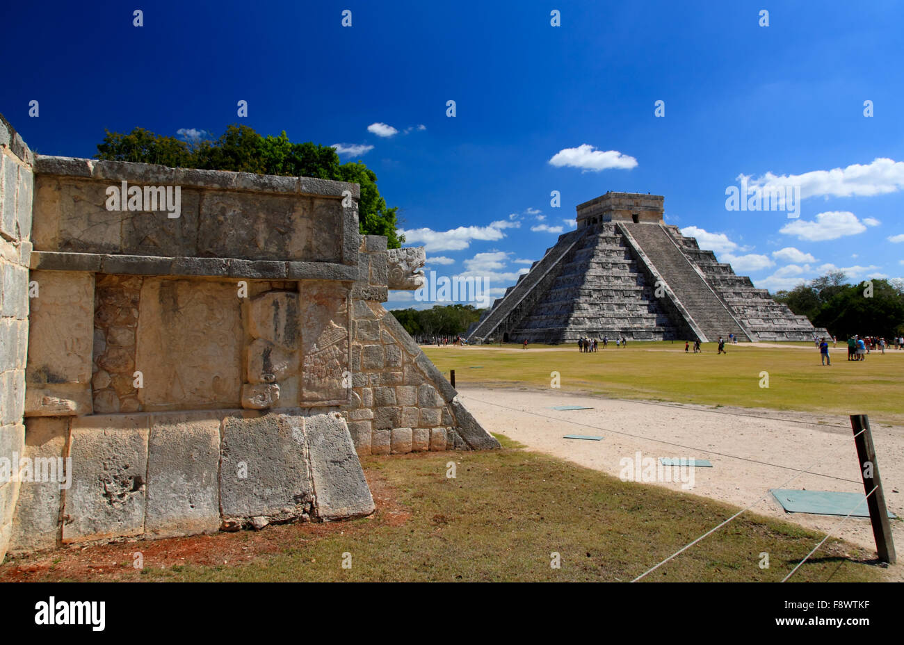 The temples of chichen itza temple in Mexico Stock Photo - Alamy