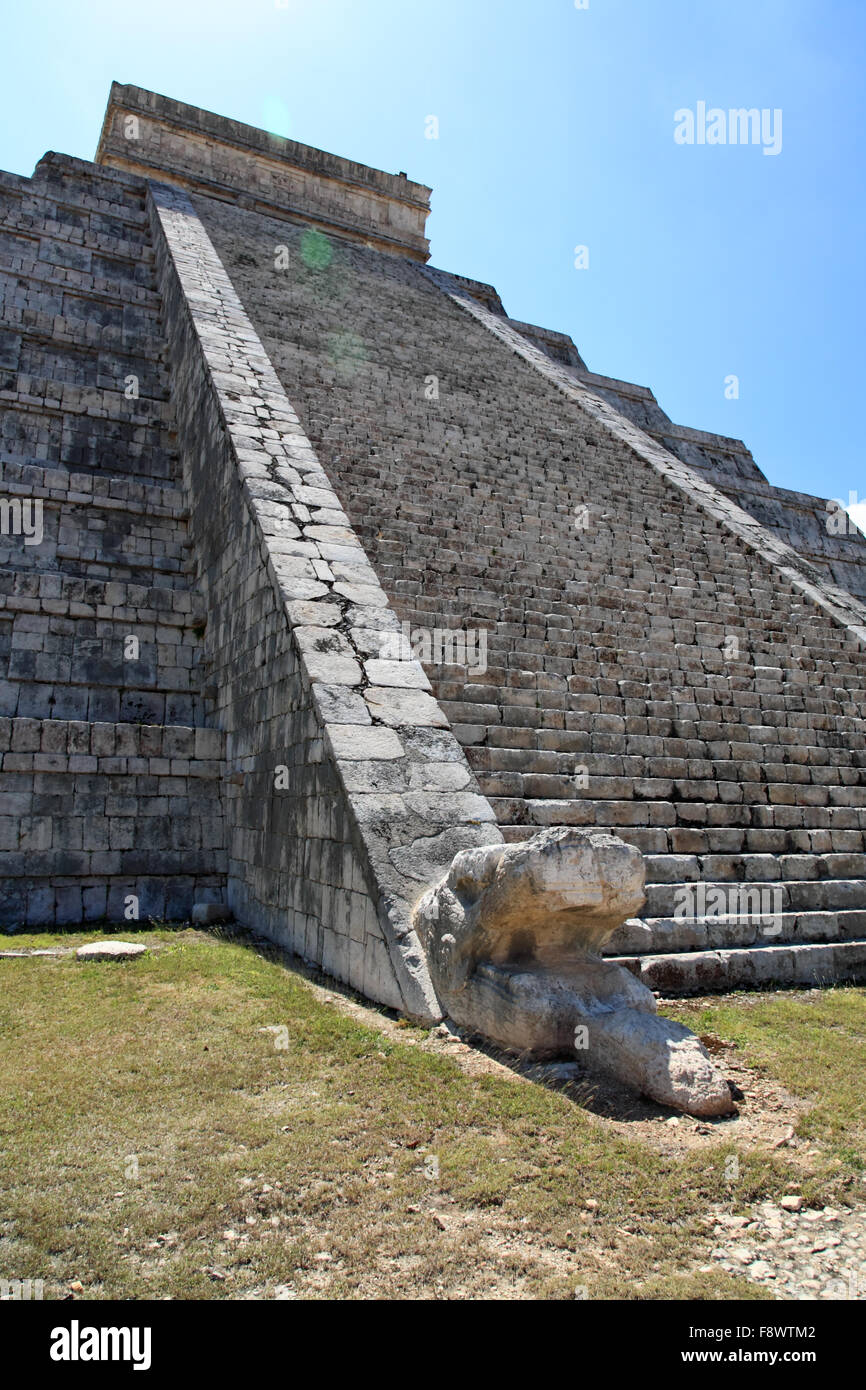 The temples of chichen itza temple in Mexico Stock Photo - Alamy