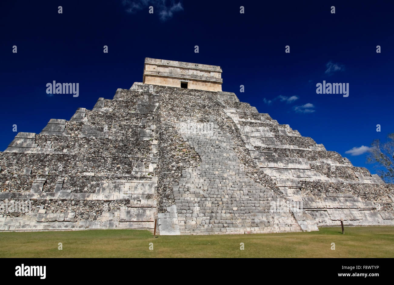 The temples of chichen itza temple in Mexico Stock Photo - Alamy