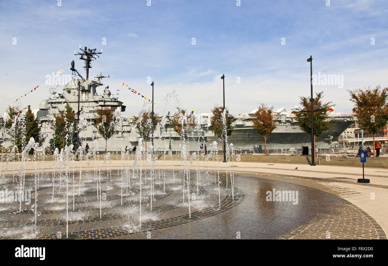 The Intrepid Museum in Manhattan Stock Photo - Alamy