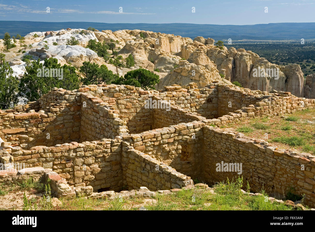 Kiva (ceremonial structure), A'ts'ina Pueblo, El Morro National ...