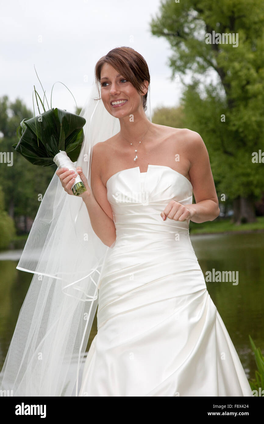 Weddingsdress hi-res stock photography and images - Alamy