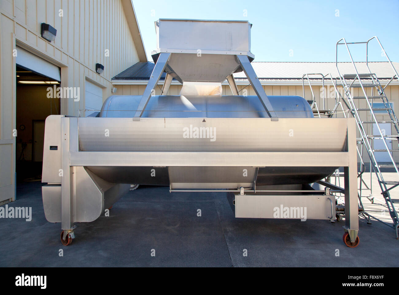 Crush winery hi-res stock photography and images - Alamy