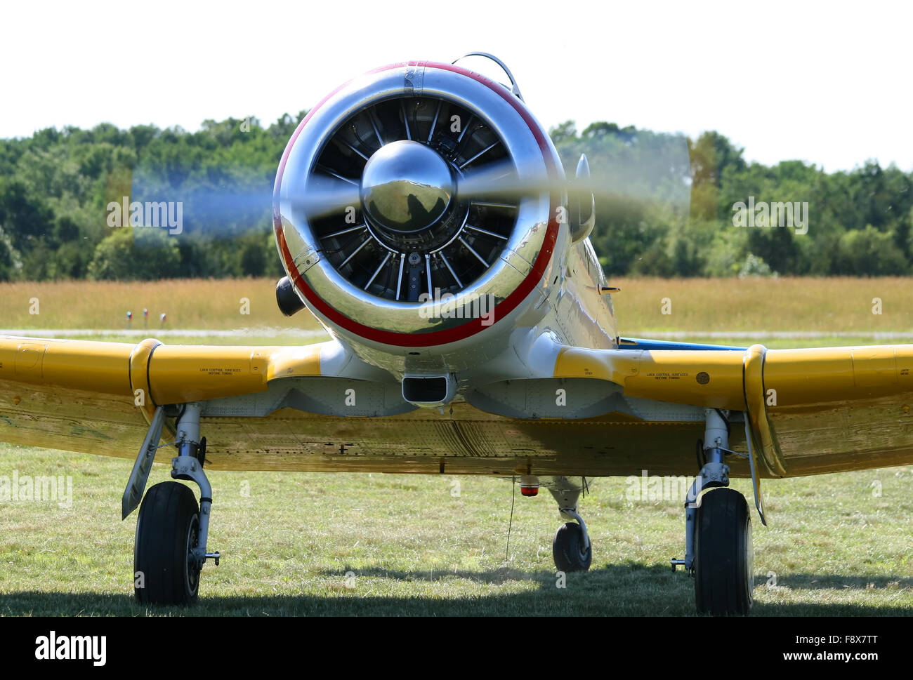 Classic propeller driven airplane hi-res stock photography and images ...
