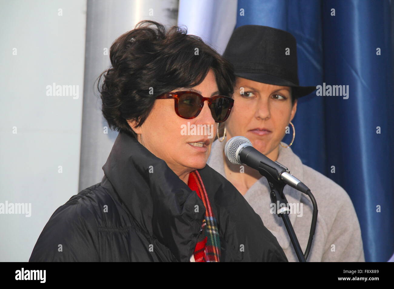 Tina Frank Sinatra Stock Photos & Tina Frank Sinatra Stock Images - Alamy