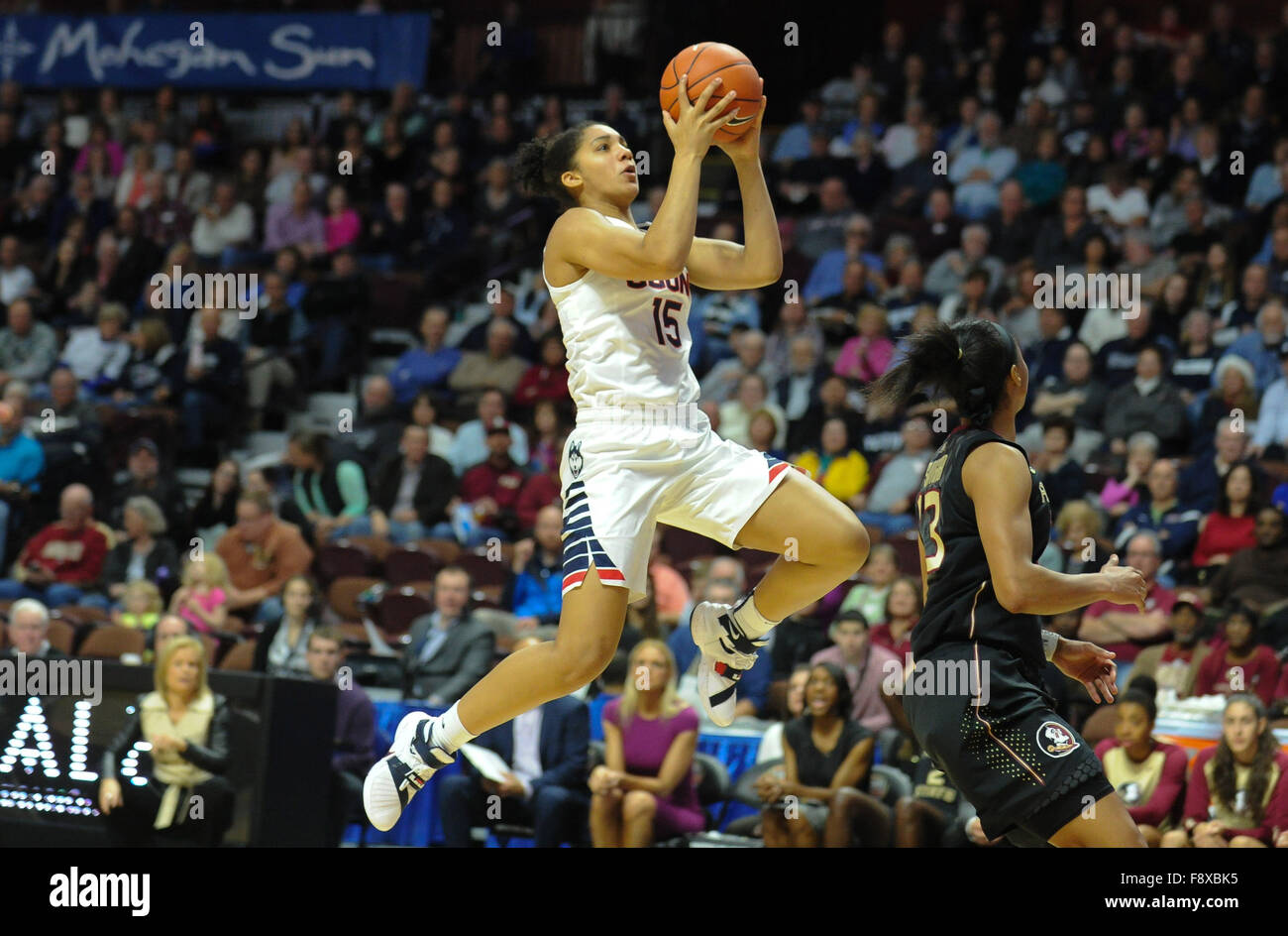Uncasville, Connecticut, USA. 11th Dec, 2015. Gabby Williams (15) of ...