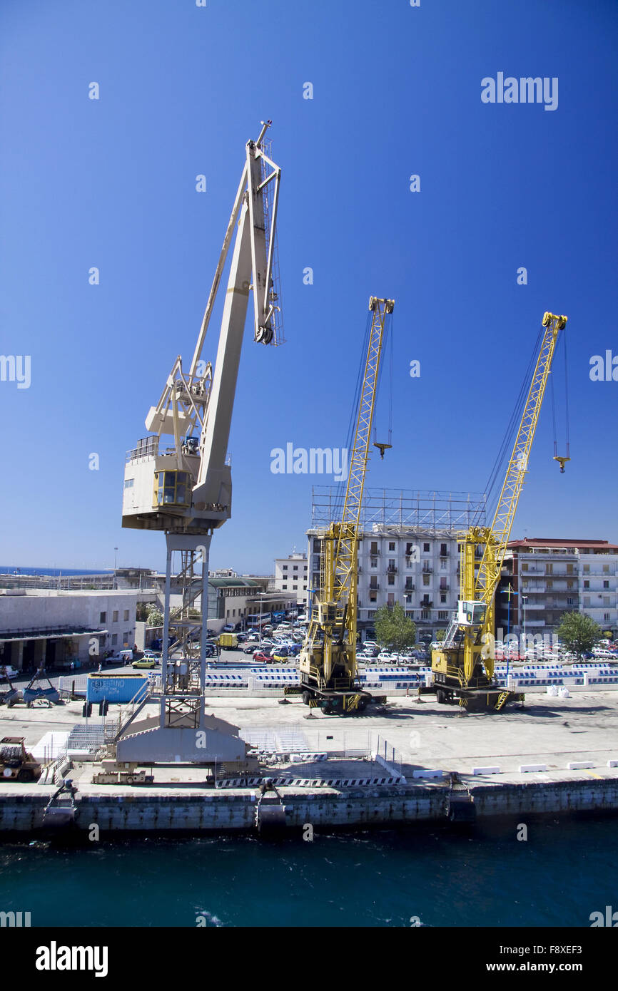 Italy city cranes crane hi-res stock photography and images - Alamy