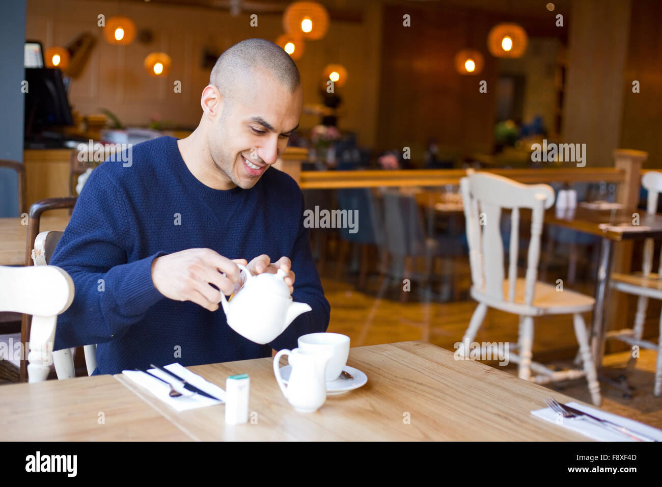 Customer cafeteria hi-res stock photography and images - Alamy