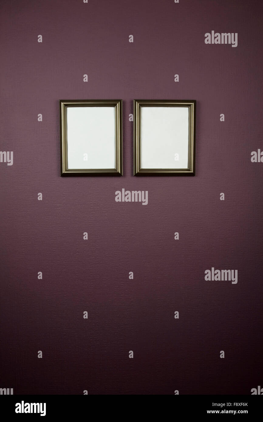 Vertical picture frames hi-res stock photography and images - Alamy