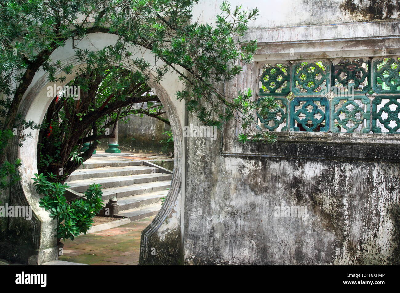 Typical elements of ancient Chinese architecture Stock Photo - Alamy
