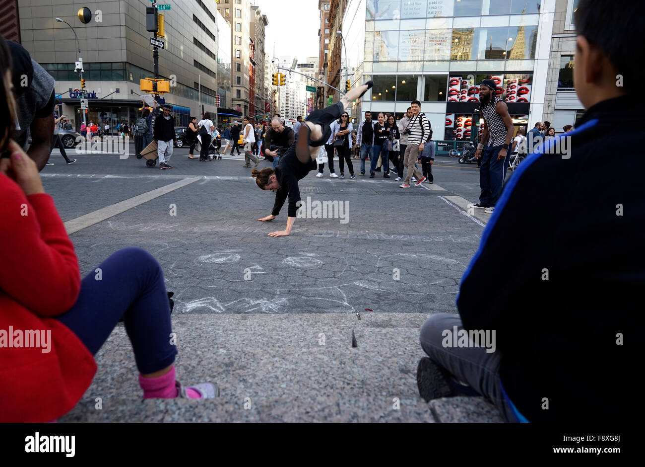 Hip hop dancer square hi-res stock photography and images - Alamy