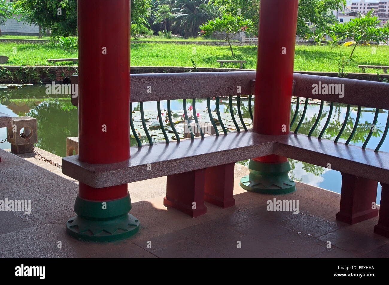 Chinese temple pond Stock Photo - Alamy