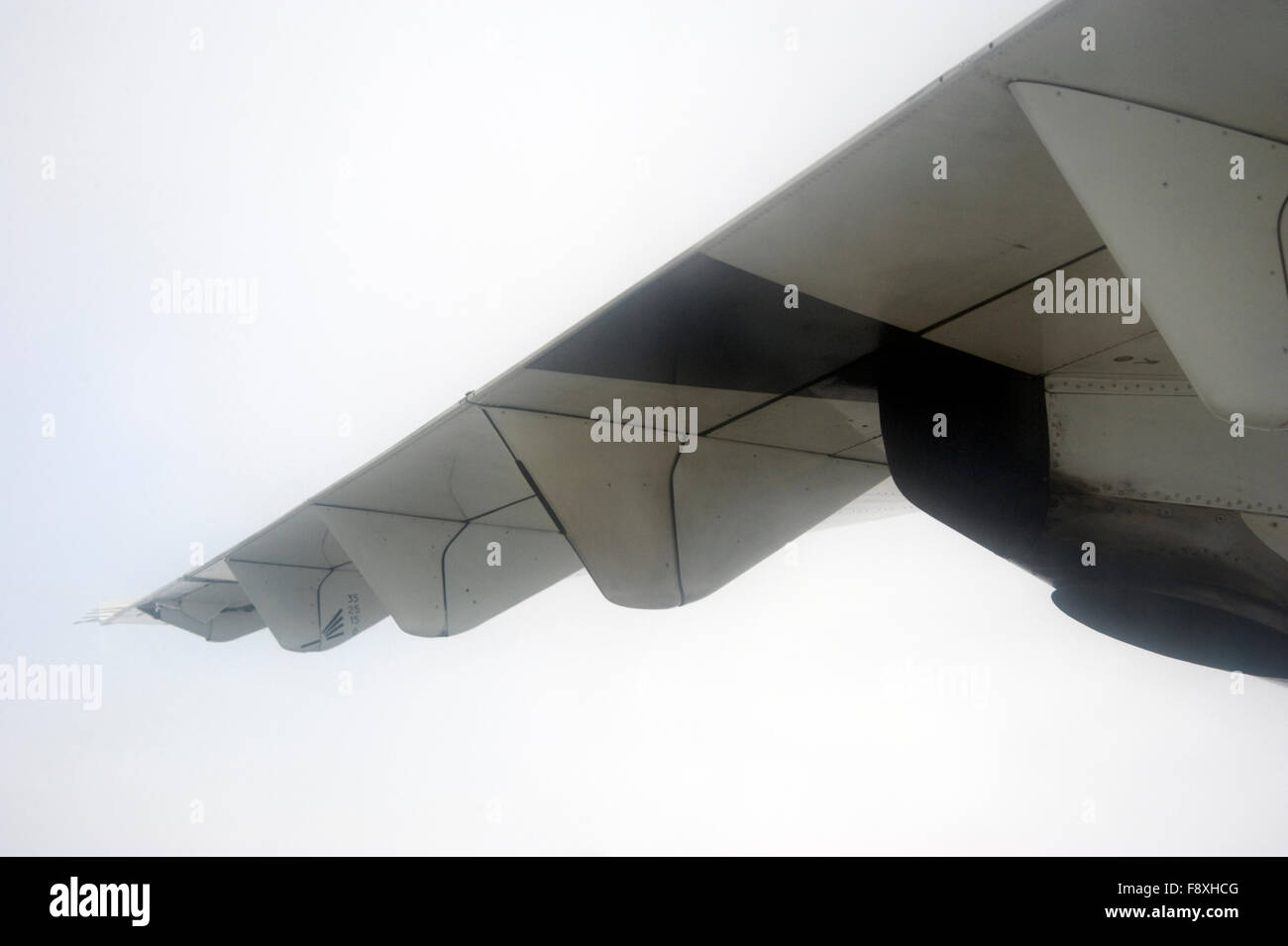 Flying flight hi hi-res stock photography and images - Alamy