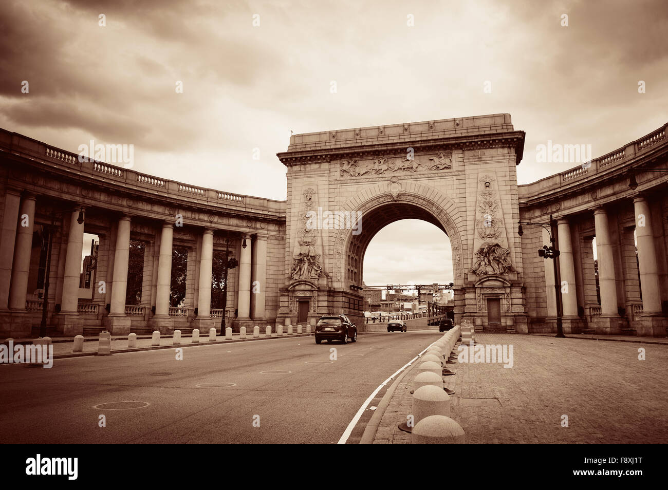 Arch entrance to Manhattan Bridge in New York City Stock Photo - Alamy