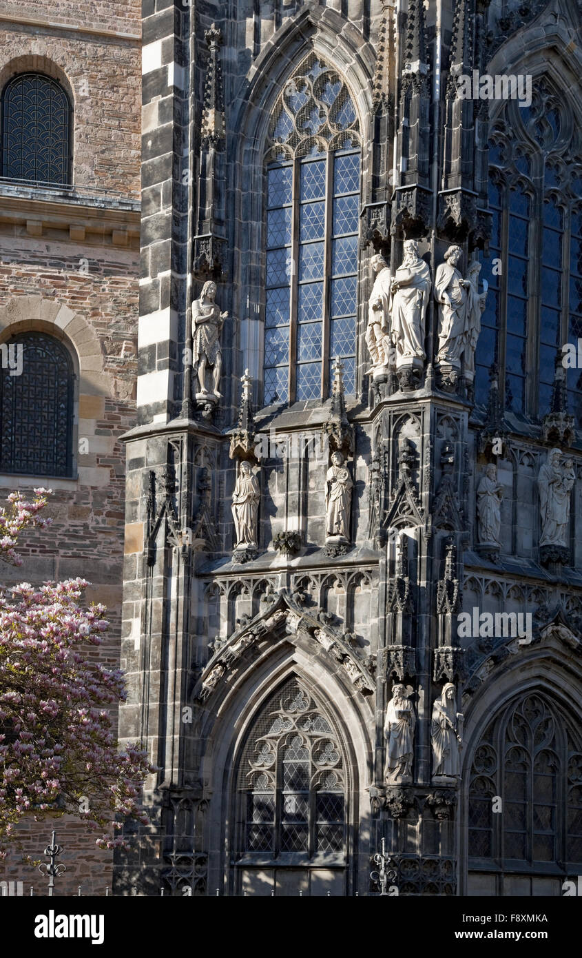 Aachen cathedral statue hi-res stock photography and images - Alamy