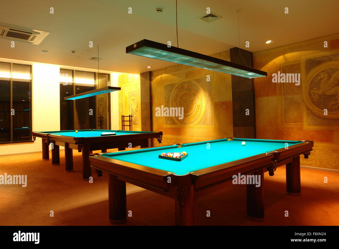 Poolroom hi-res stock photography and images - Alamy