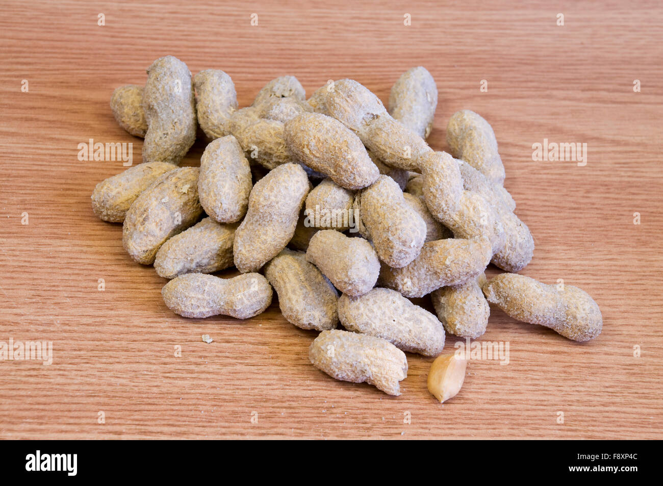 Cracked open peanuts shell hi-res stock photography and images - Alamy