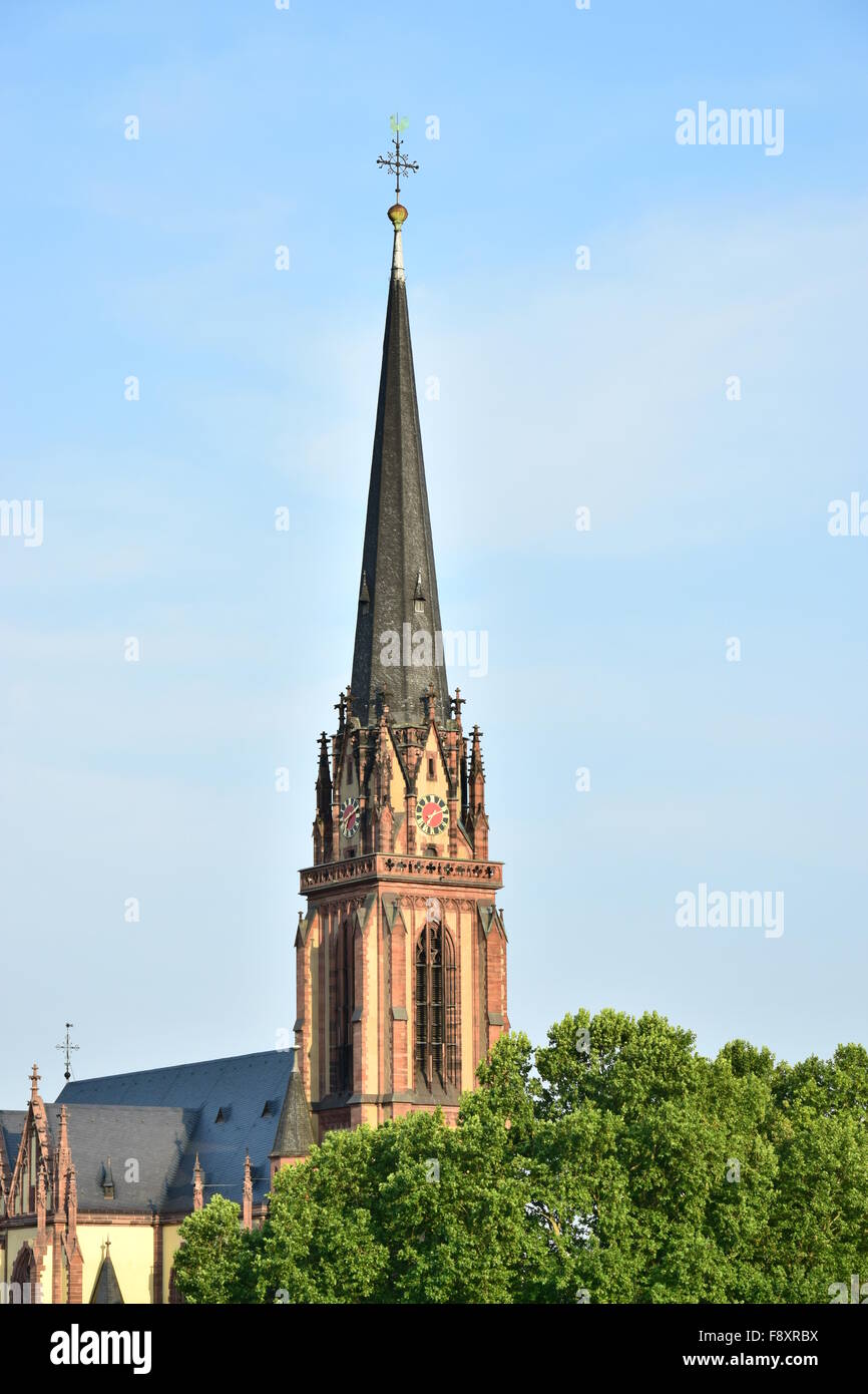 Frankfurt am Main is the largest city in the German state of Hessen and ...