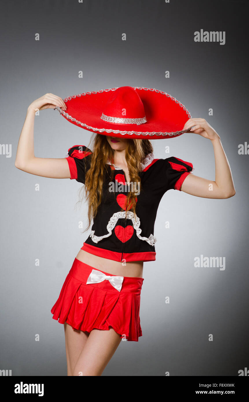 Woman wearing sombreros hi-res stock photography and images - Alamy