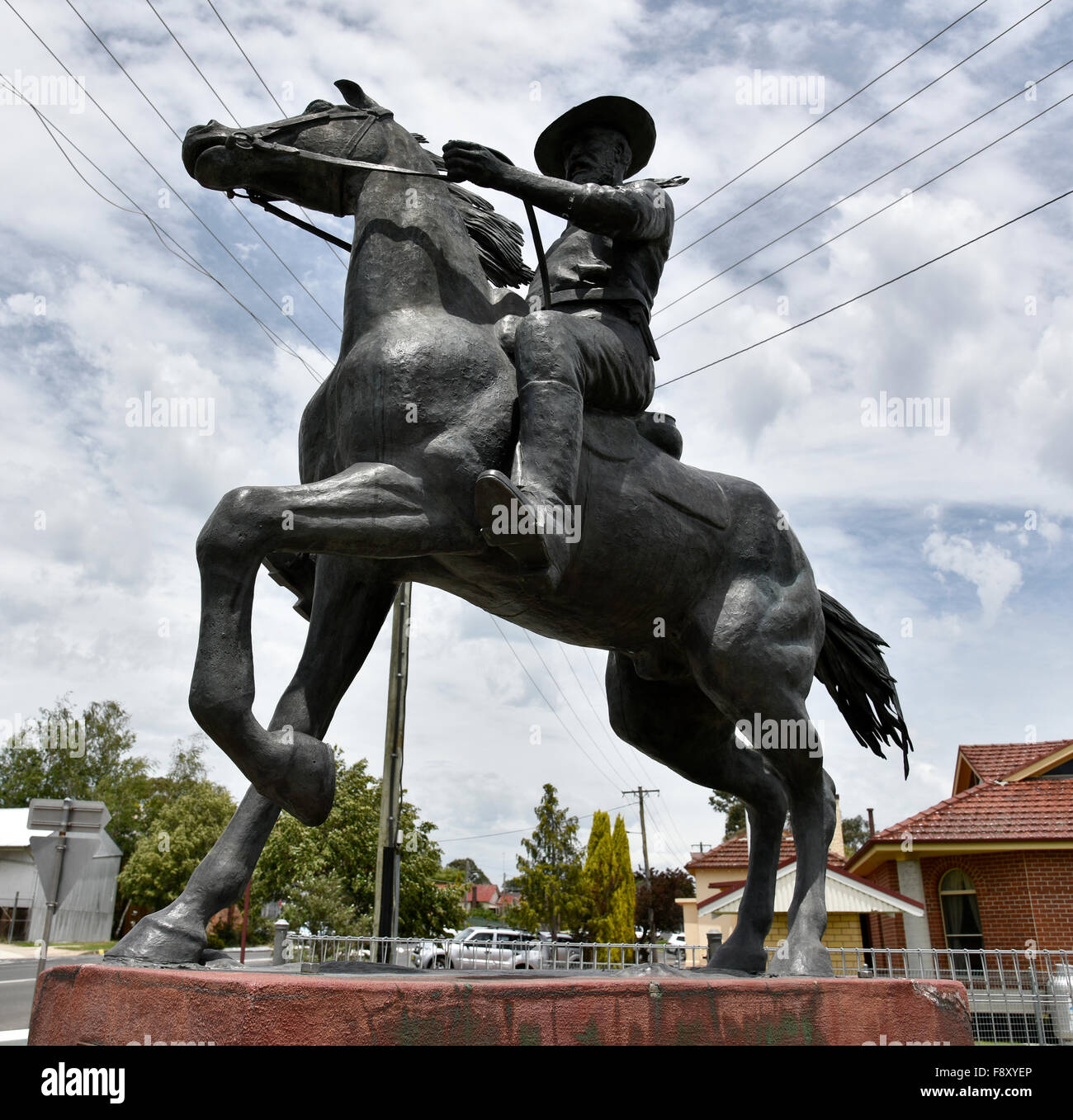 statue of thunderbolt, australian highway robber, thief, in uralla, new ...