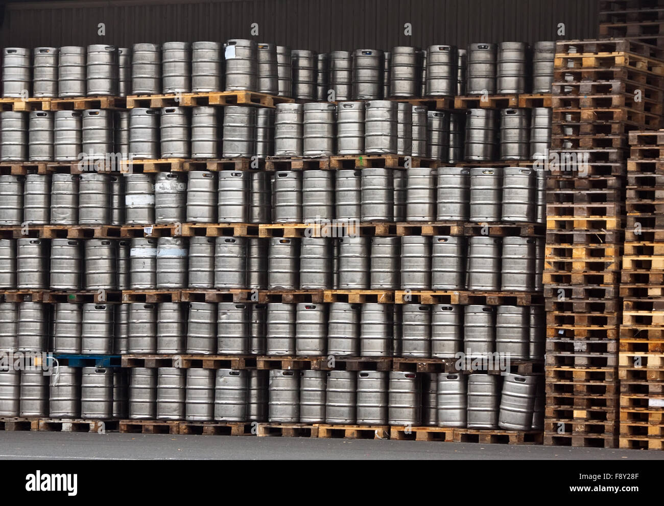 Stack aluminium beer barrels kegs hi-res stock photography and images ...