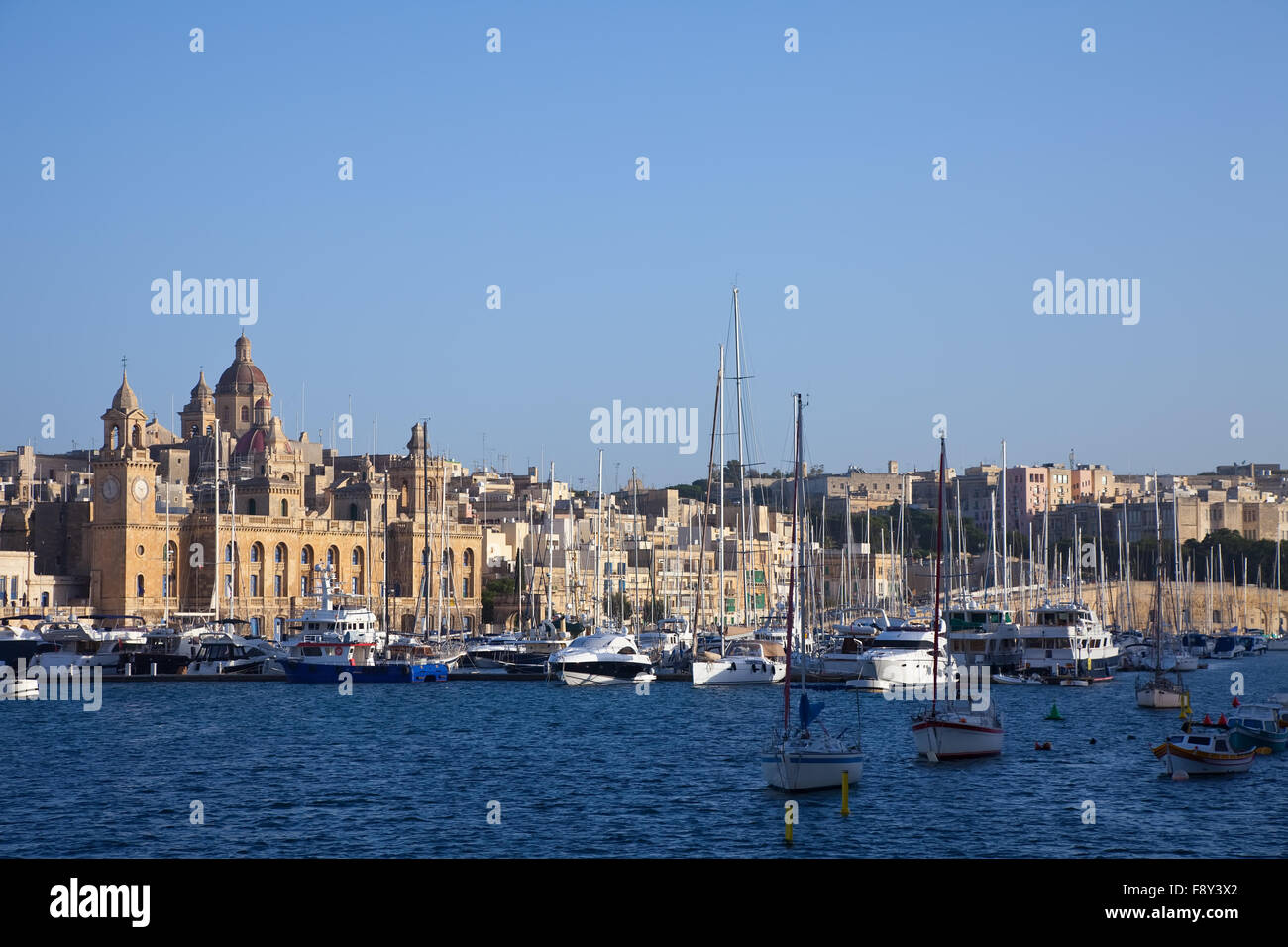 View of Senglea and yachts in Dockyard Creek. Malta Stock Photo - Alamy