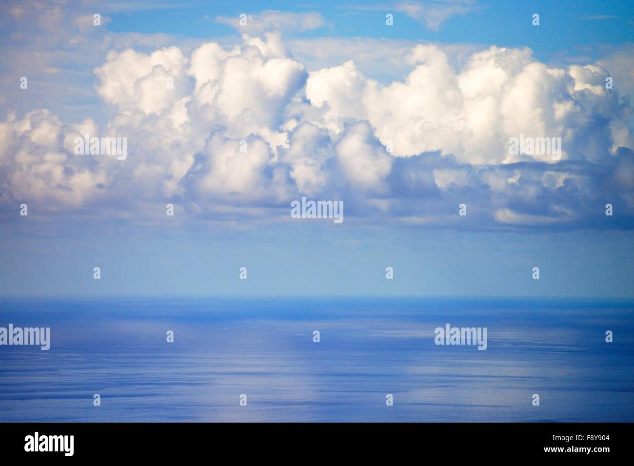 Deep blue ocean cloud hi-res stock photography and images - Alamy
