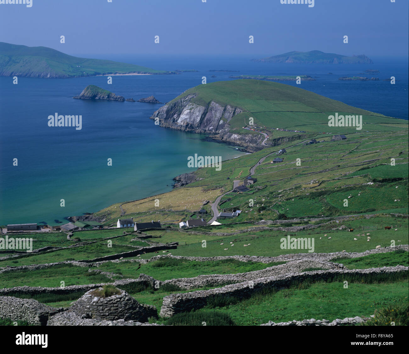 Ireland, Sea views, mountains and unspoiled landscape. Natural beauty ...