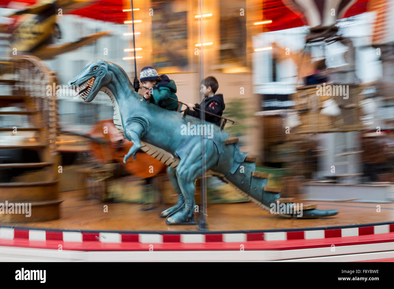 Christmas market in Brussels, Belgium, old fashioned carousel Stock ...