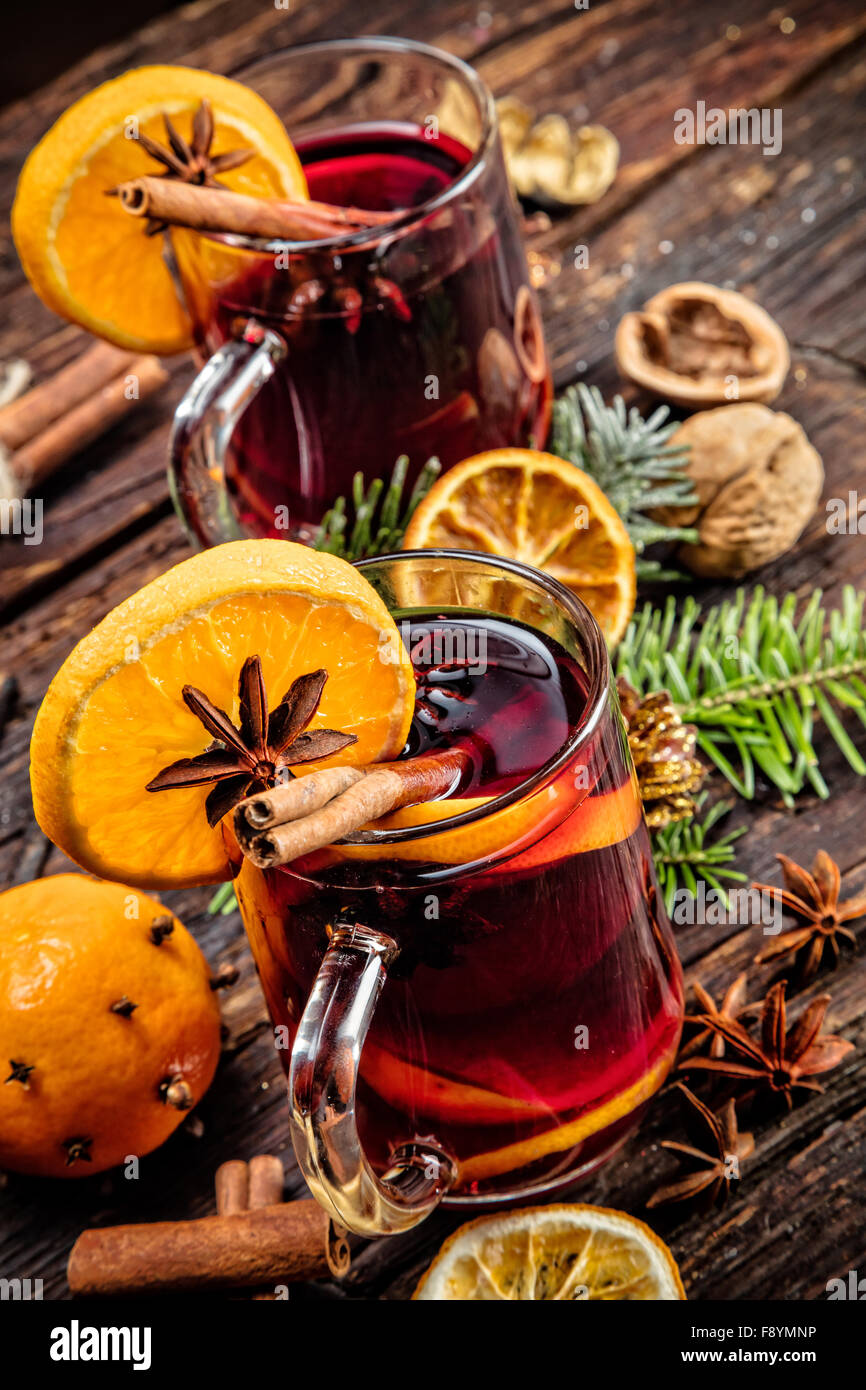 Hot wine drinks with spicy and sweet arrangement Stock Photo - Alamy