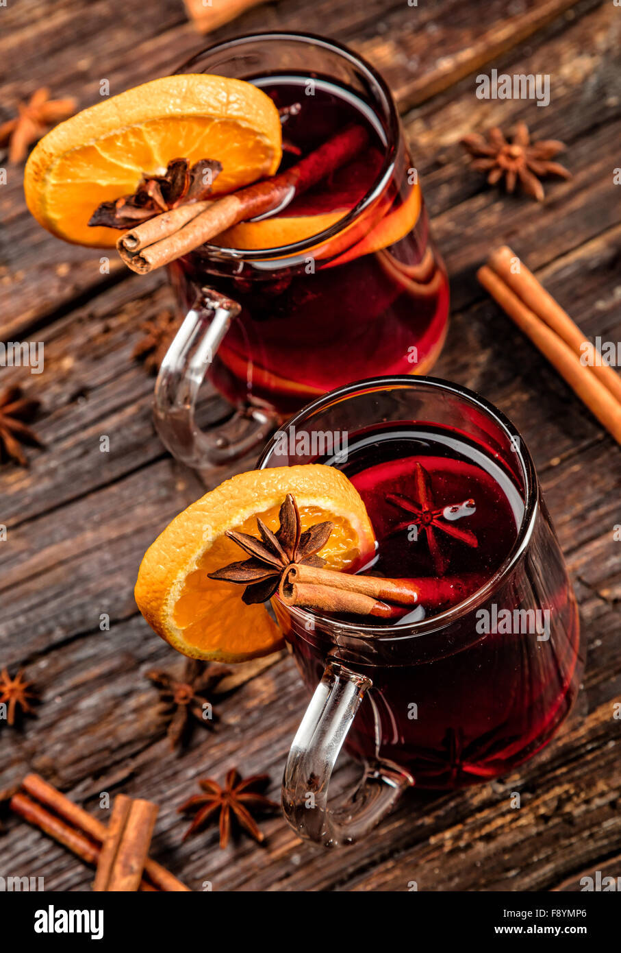 Hot wine drinks with spicy and sweet arrangement Stock Photo - Alamy