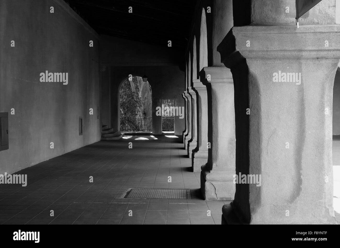 Dark halls hi-res stock photography and images - Alamy