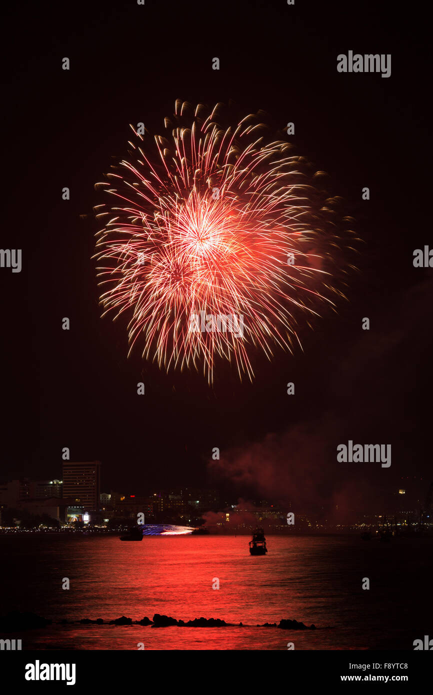 Pattaya International Fireworks Festival at Chonburi, Thailand Stock ...