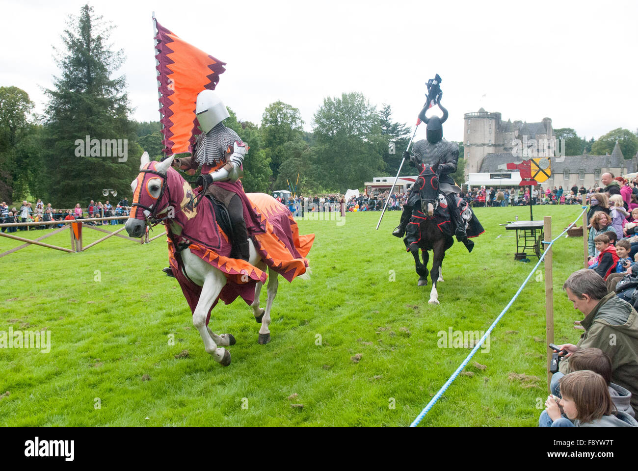 Jousting knight charging hi-res stock photography and images - Alamy
