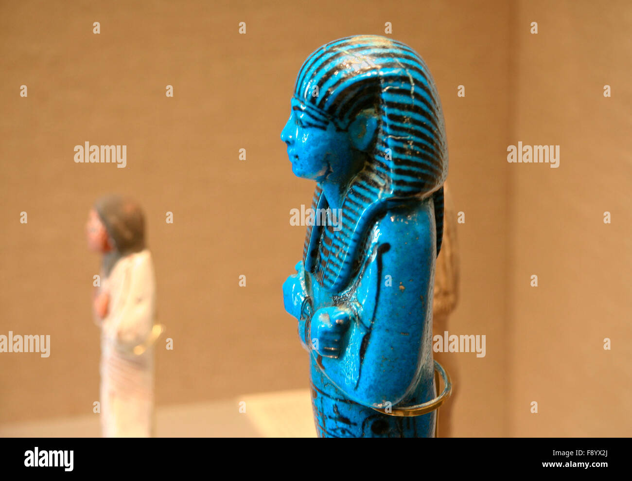 Ancient egyptian sculpture museum hi-res stock photography and images ...