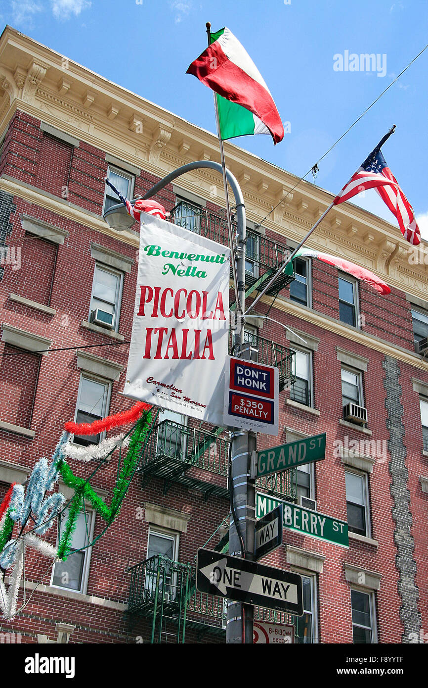 Italy Flag Premium Photo | Flags Of Italy And New Zealand. 3D Artwork