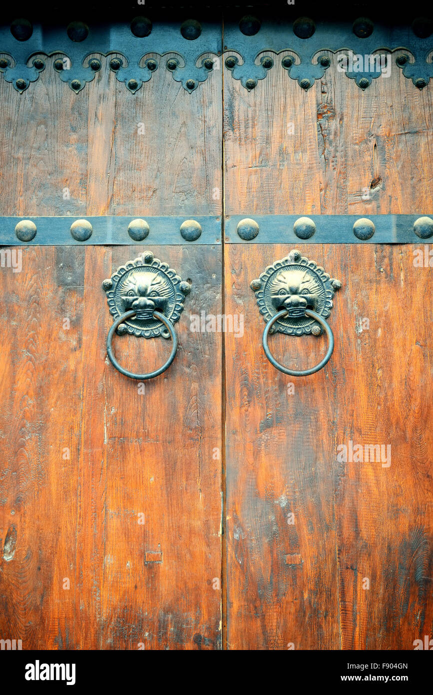 Old door of traditional Beijing architecture with decorations Stock ...