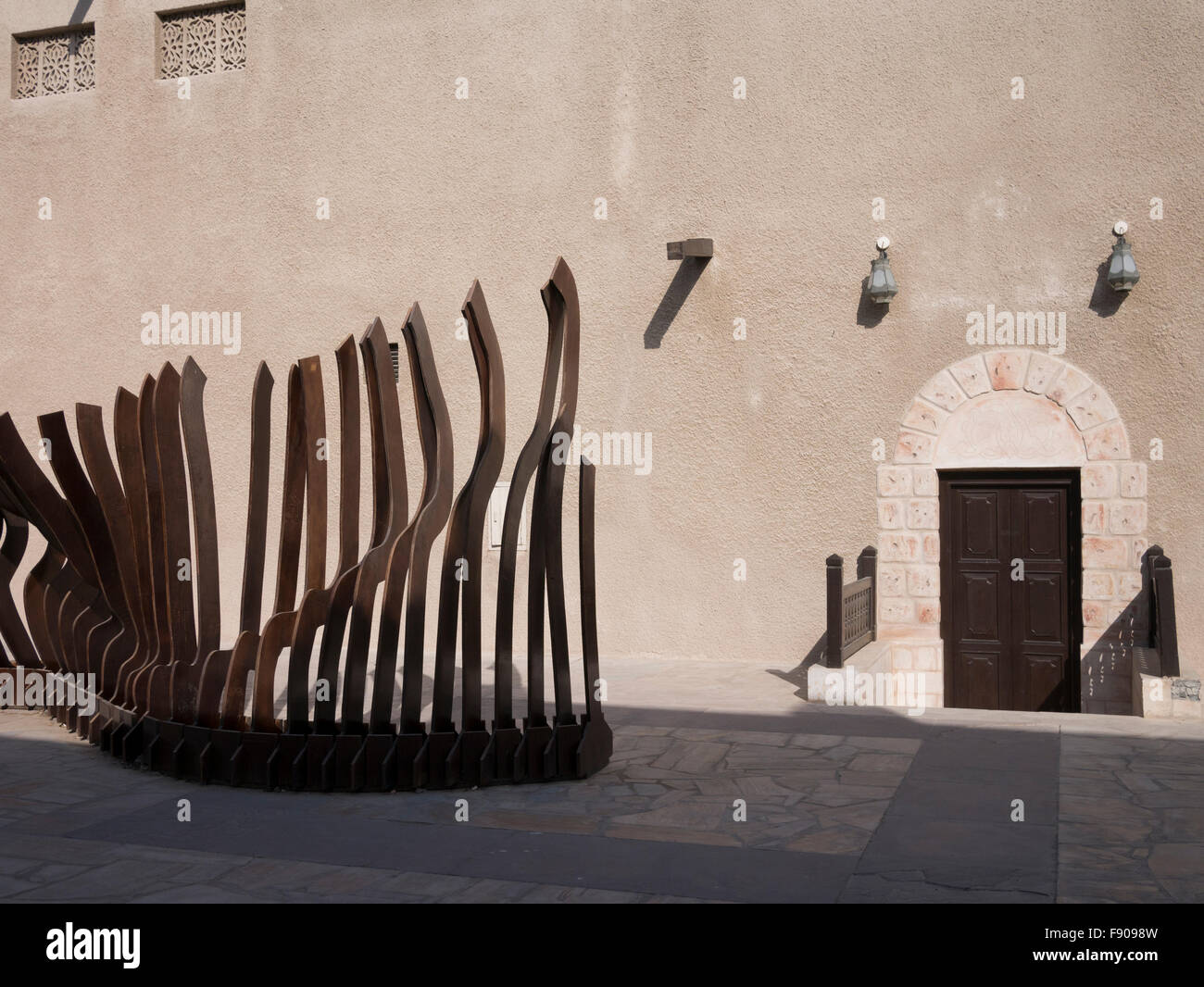 Tourists in Dubai heritage area; Bastakia, Bur Dubai Stock Photo - Alamy