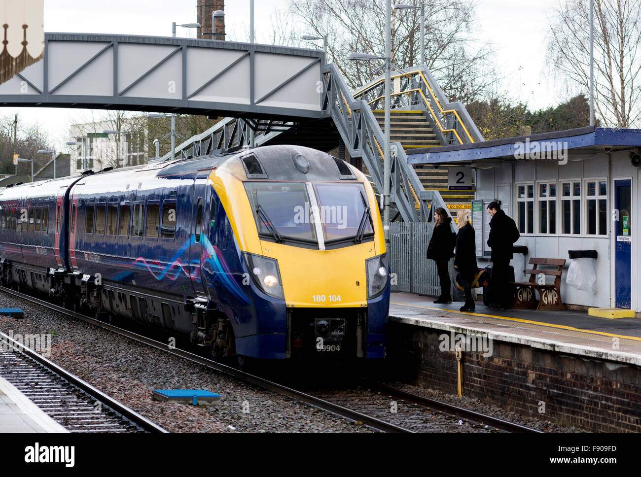 First Great Western train arriving at Moreton-in-Marsh station ...