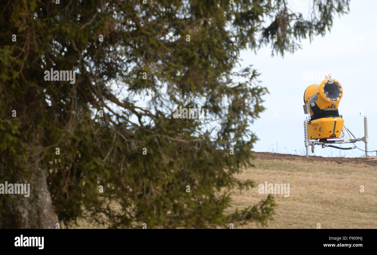 A snow cannon pictured on a green meadow on the summit of Feldberg ...